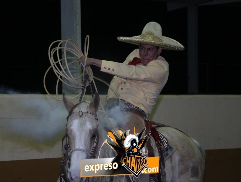Otra Completa de Enrique Jiménez – Expreso Charro